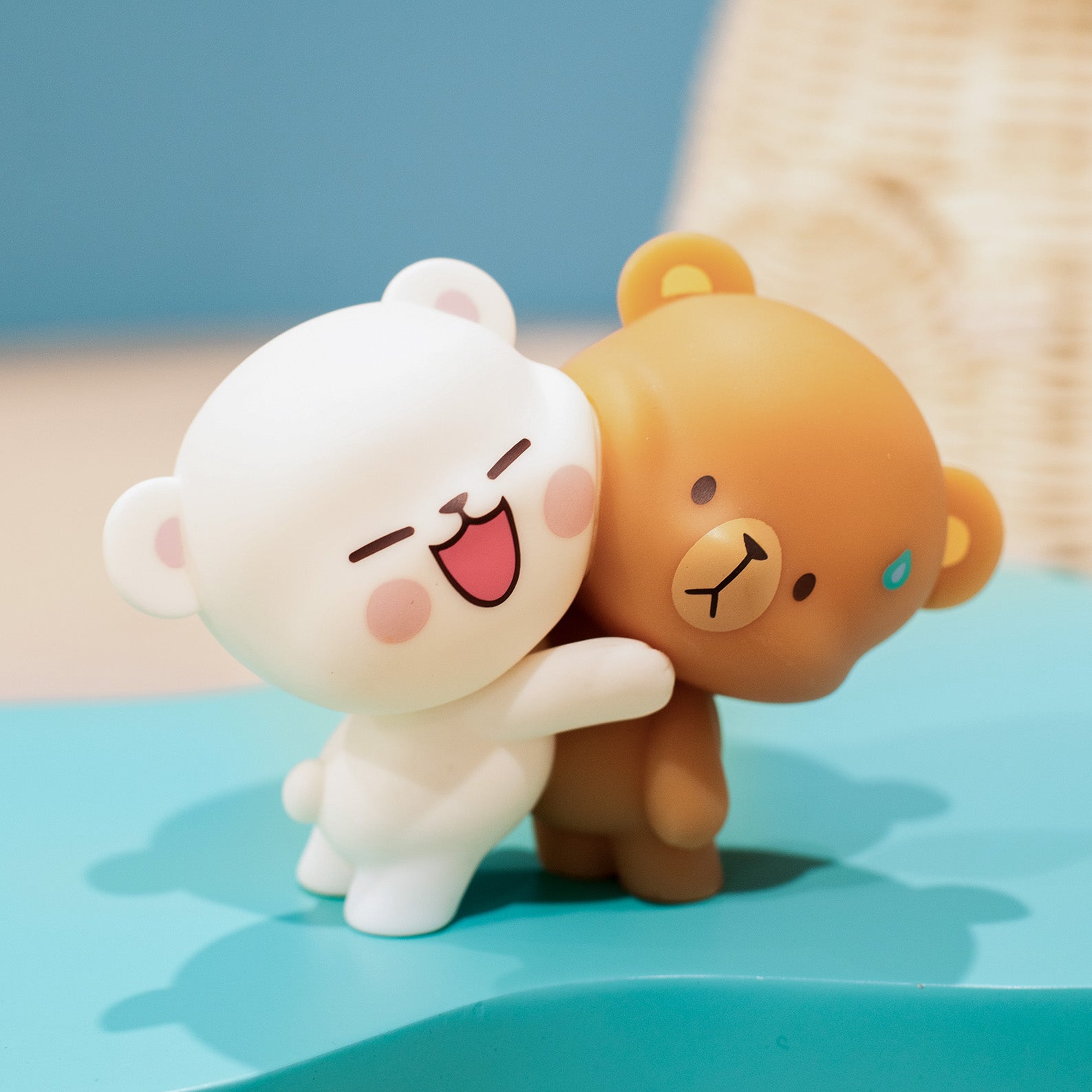 Milk Mocha Hugging Figurine – Milkmochabear